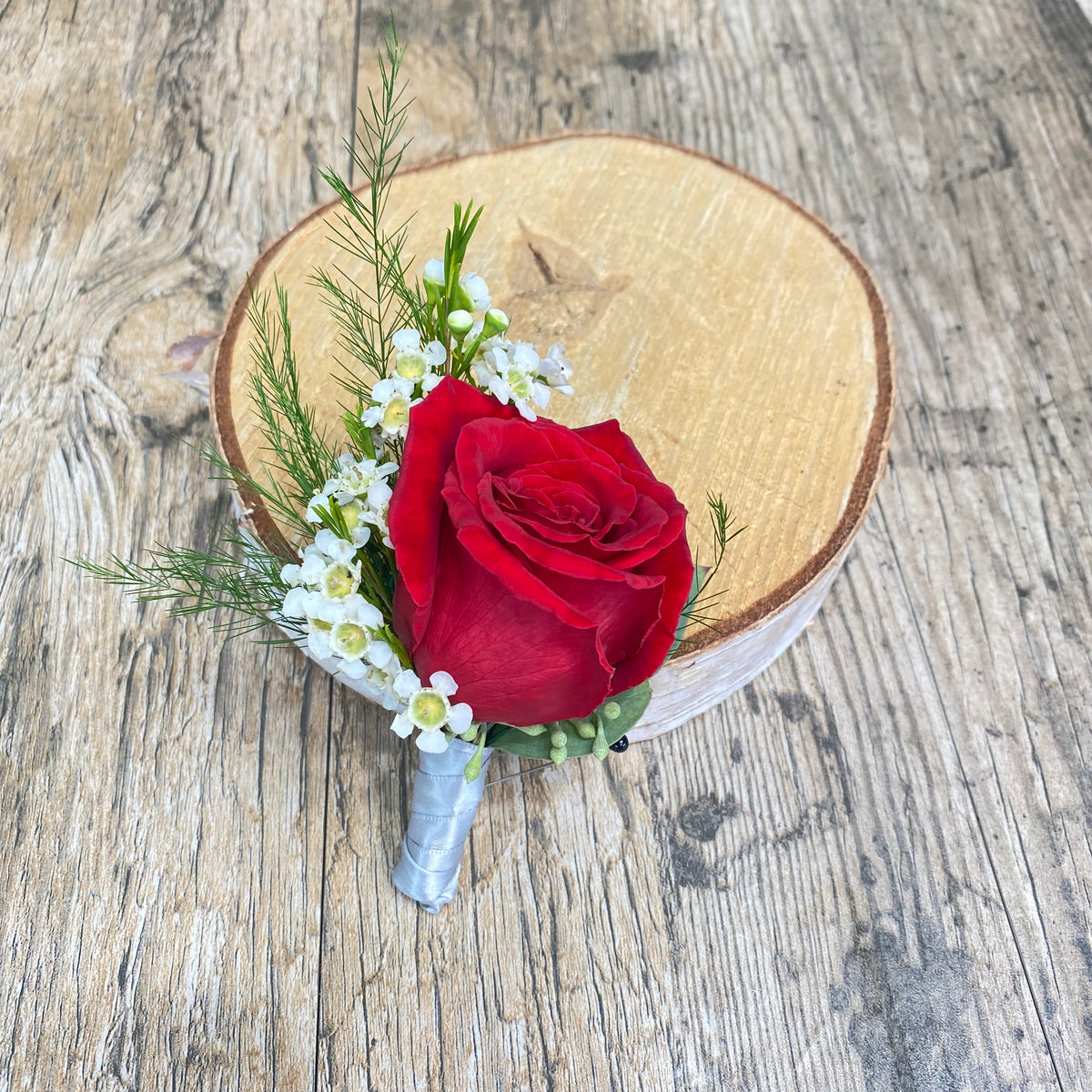 Single Rose Boutonniere – The Blooming Idea